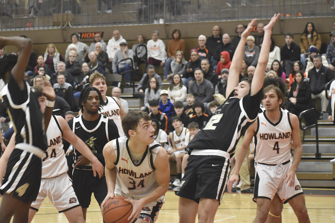 Warren G. Harding knocks off Howland | News, Sports, Jobs - Tribune ...